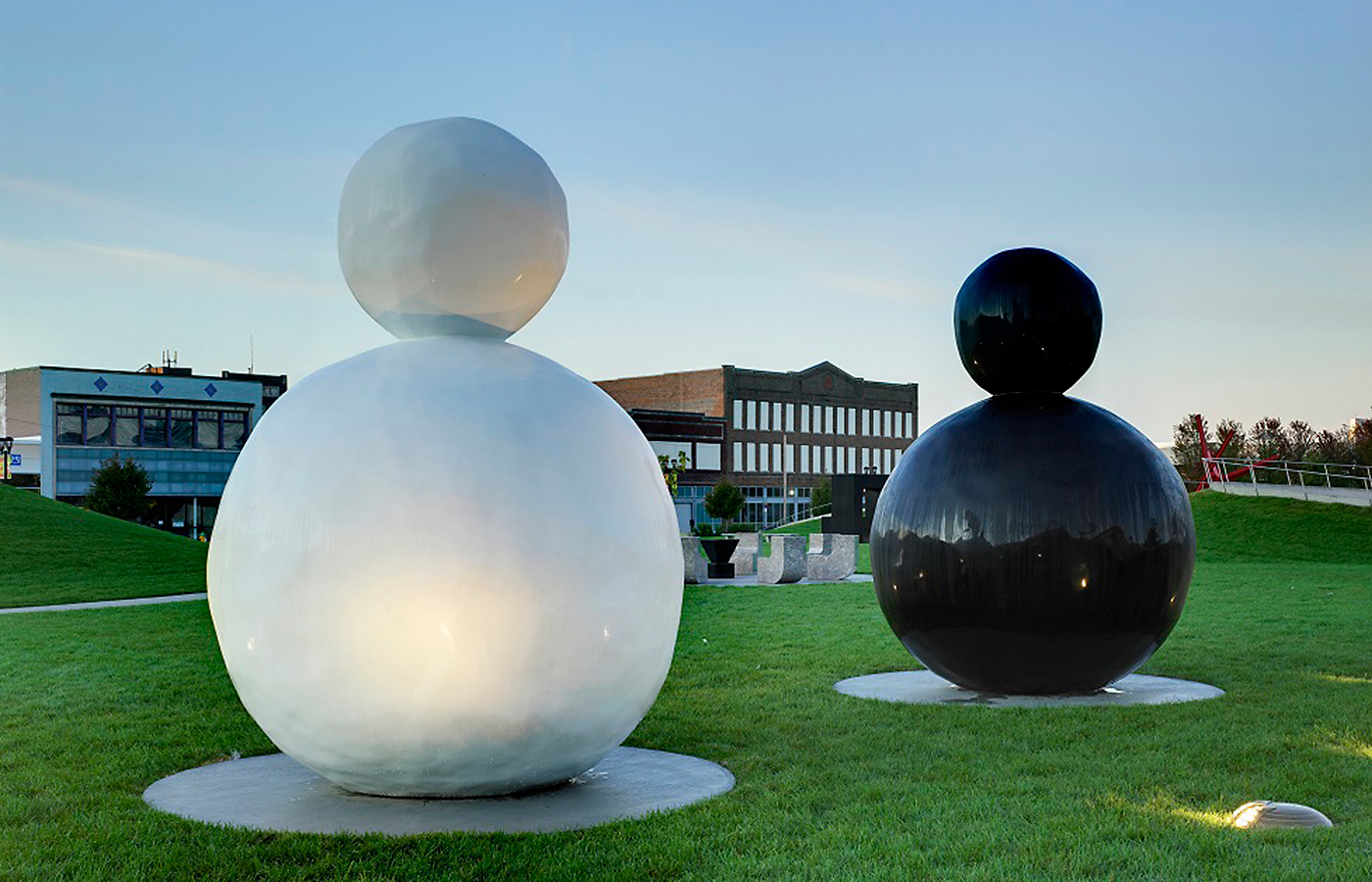 Sculpture Walk: Free at the Pappajohn Sculpture Park in Des Moines ...