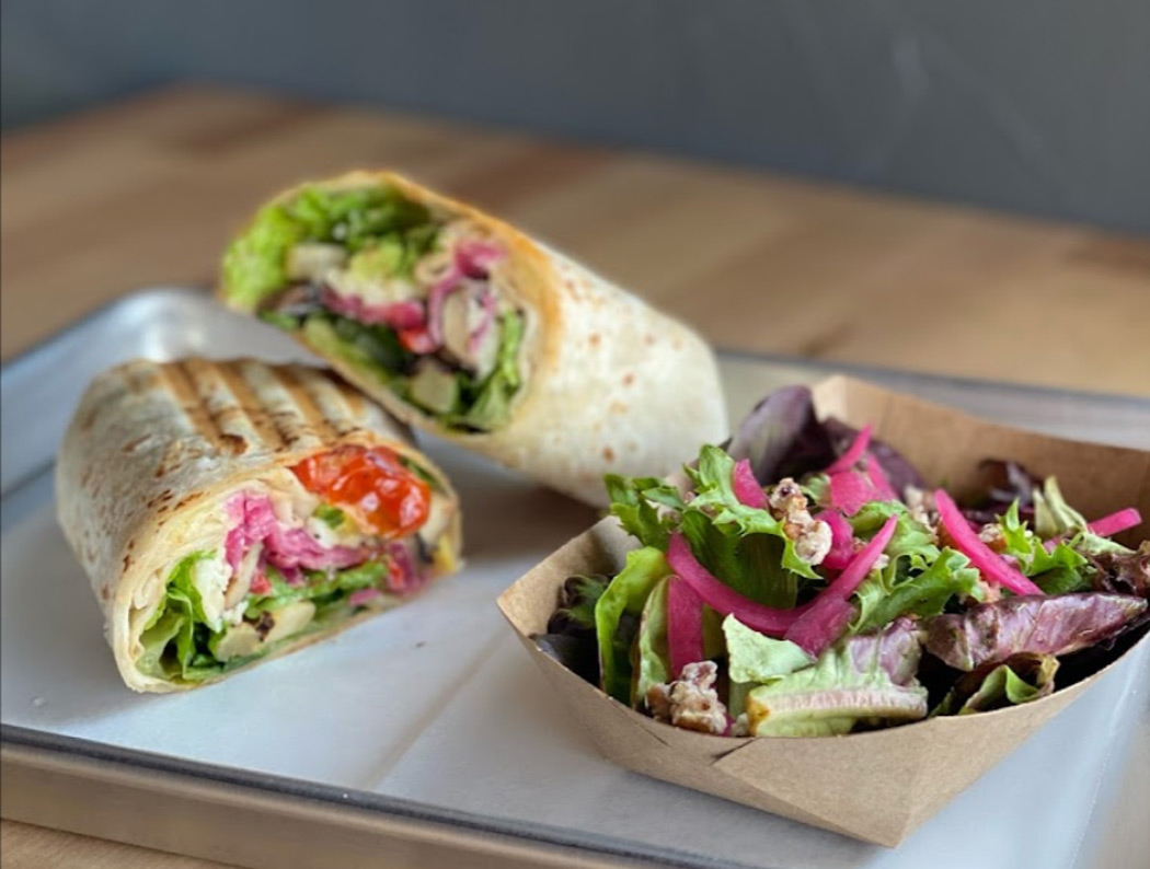 Iowa’s Hot Dishes & Dives: Your Favorite Eateries, On & Off the Beaten ...